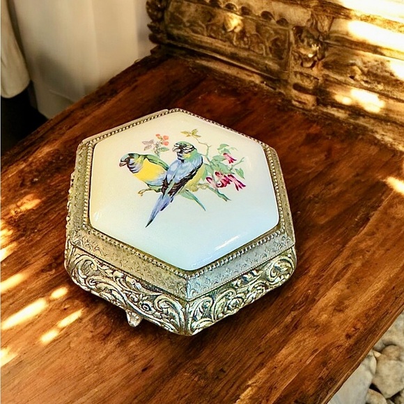 Accents | Vintage Sankyo Japan Gold Tone Hexagonal Trinket Music Box ...